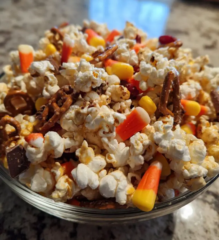 Thanksgiving Popcorn: A Sweetly Irresistible Snack Mix – Vihaad Recettes